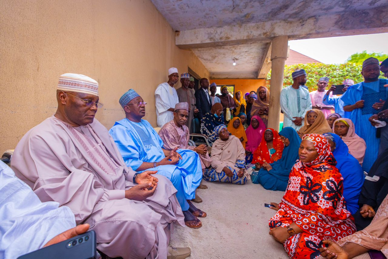 Atiku Condoles late Gwadabe Family in Kano